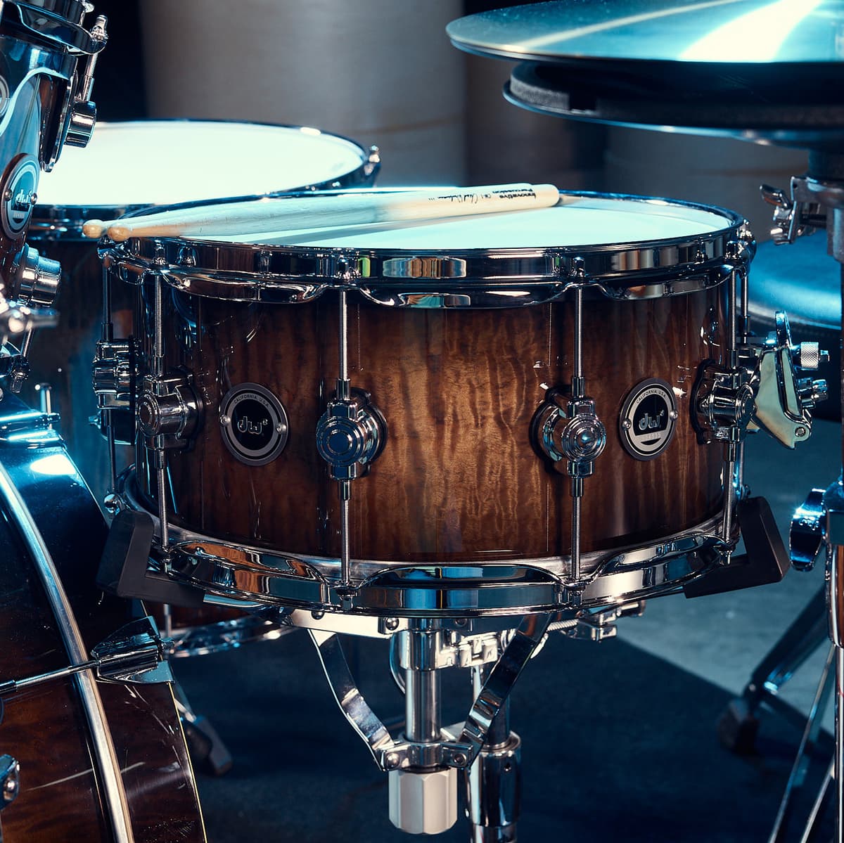 DWe | Drum Workshop Inc.