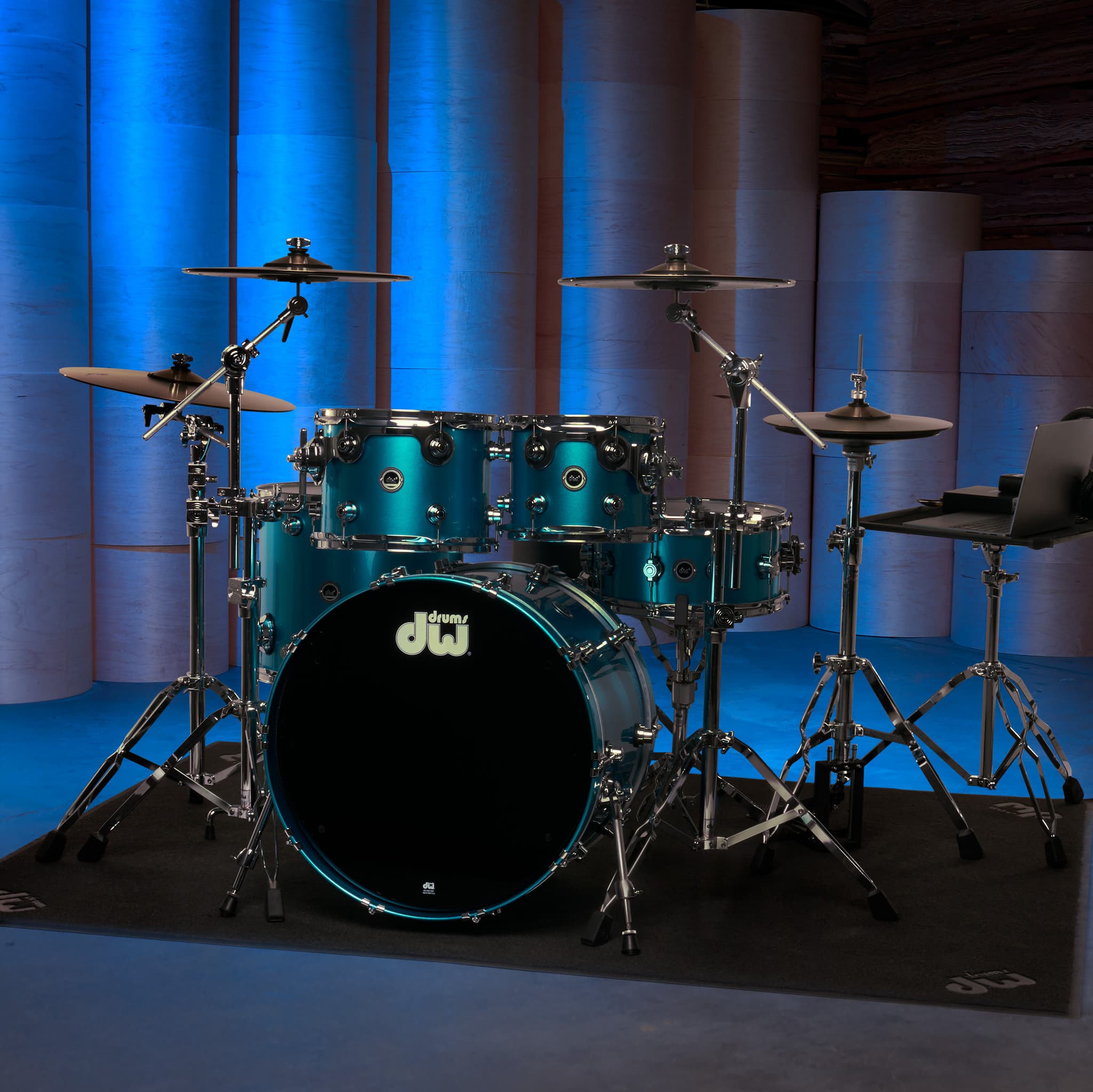 DWe | Drum Workshop Inc.