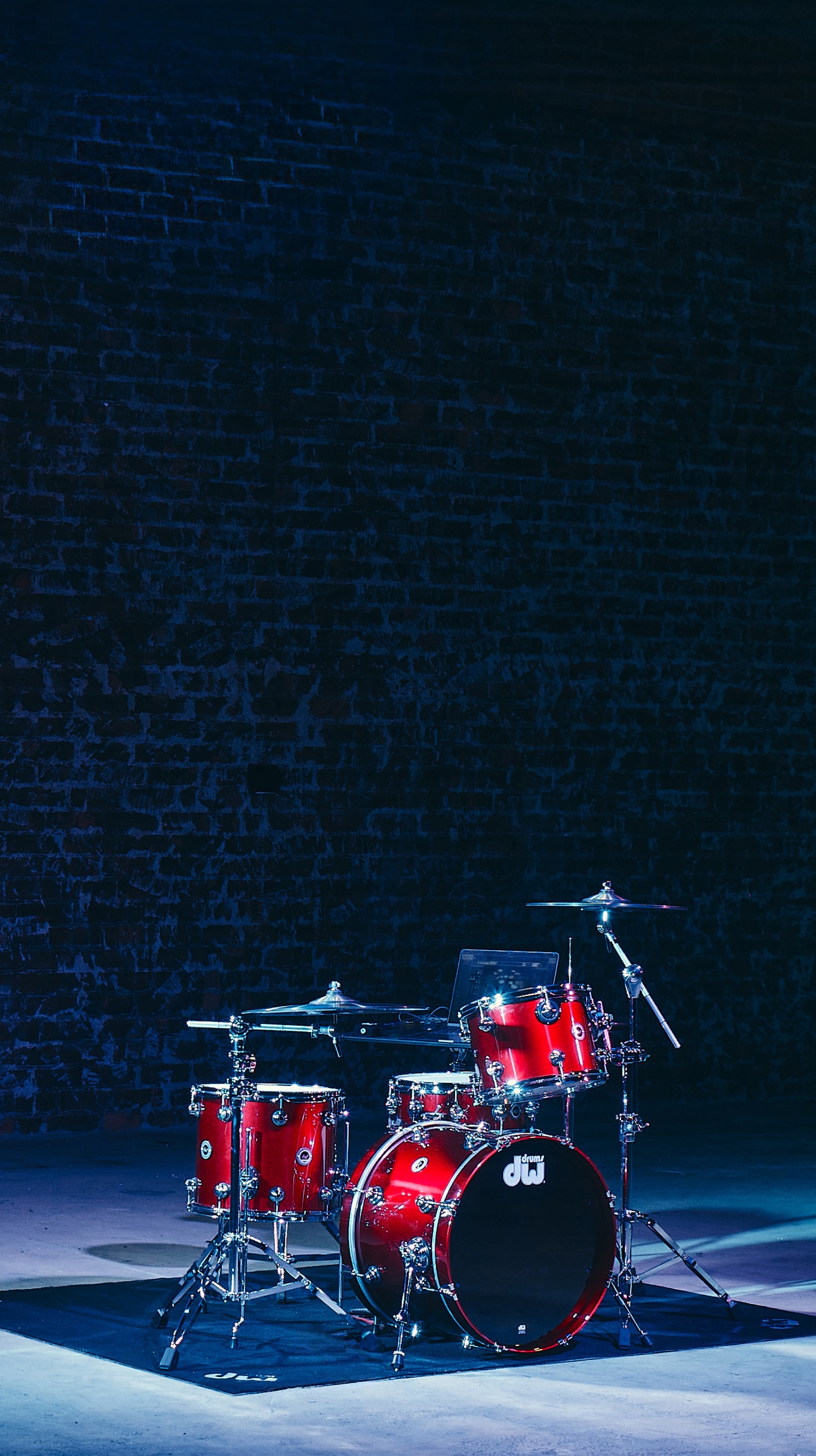 DWe | Drum Workshop Inc.